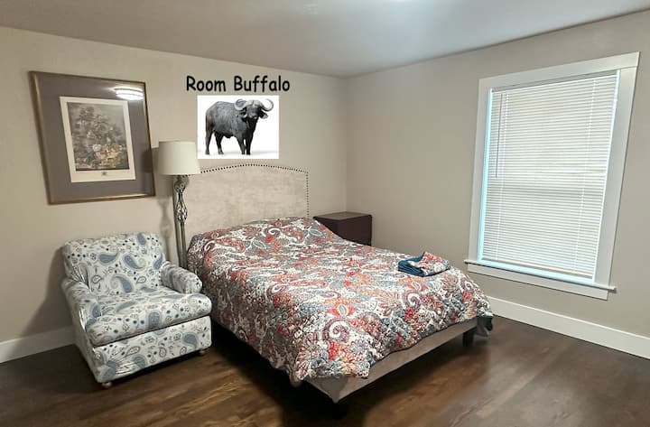 Janeli’s Cozy Room Buffalo. - Eugene, OR