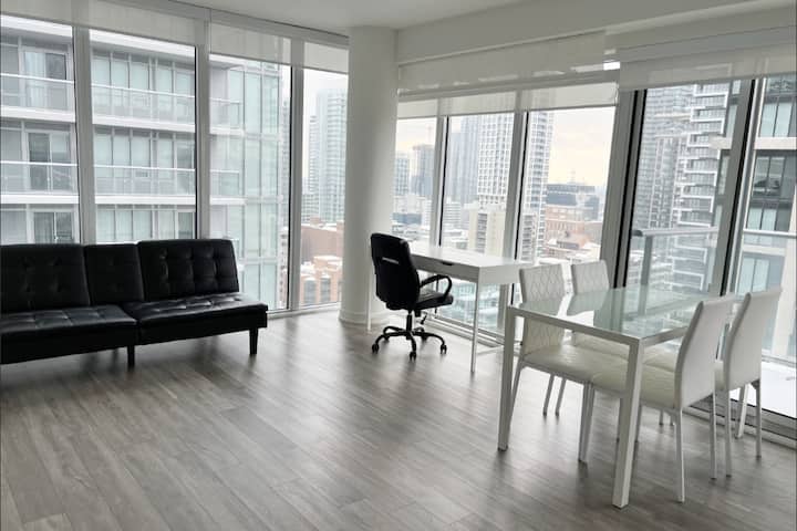 2 Bed, 2 Bath, 1 Parking - Toronto, ON