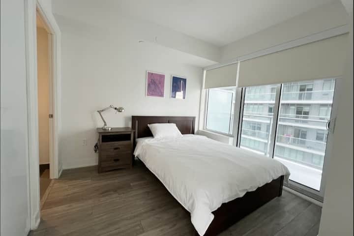 2 Bed, 2 Bath, 1 Parking - Toronto