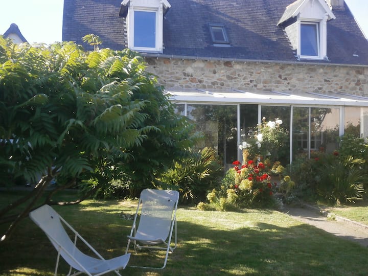 Maison Proche Mer, Quartier Calme - Perros-Guirec