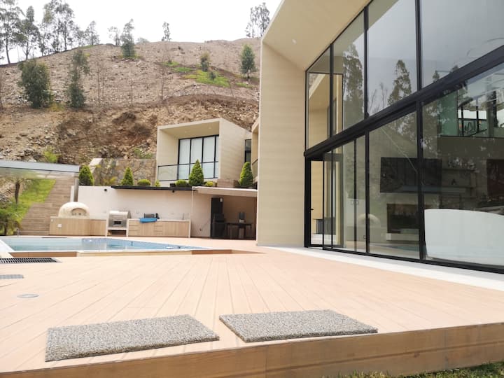 Casa De Campo En Estreno - Lima
