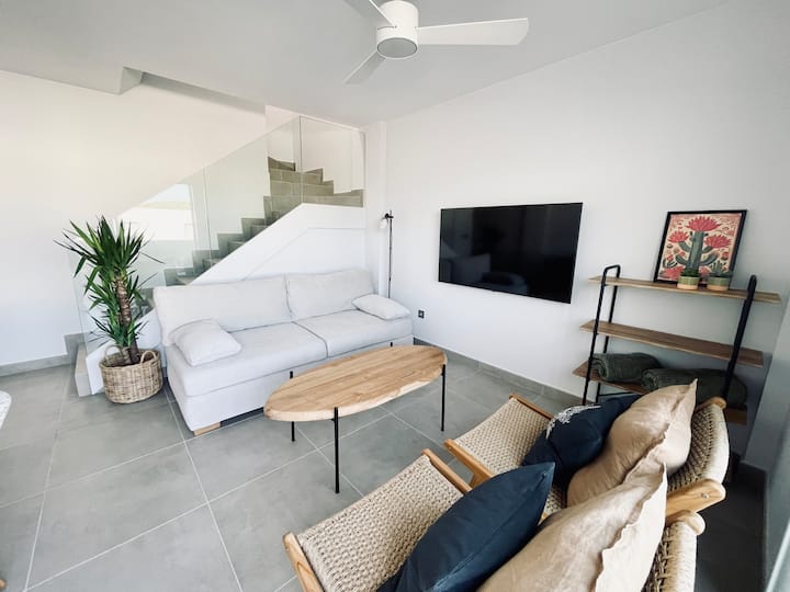 Canary Holiday Home - 3min. Walk From The Beach - Tenerife