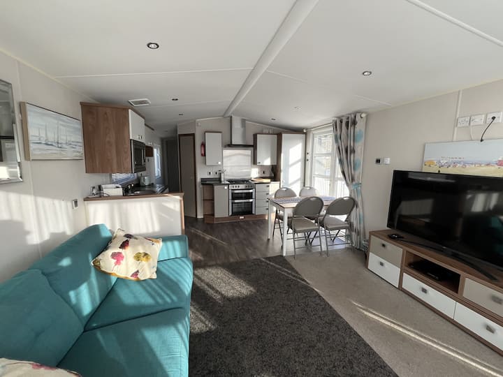 Marigold Dogs Stay Free Rockley Park Poole Harbour - Corfe Castle