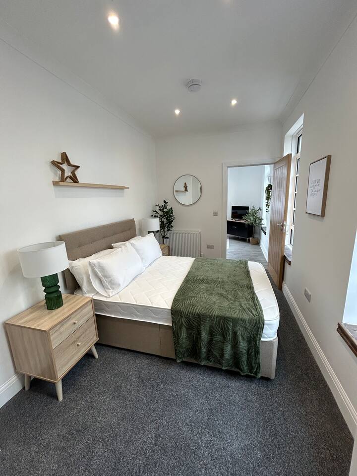 One Bed Flat - Poole High Street - Poole