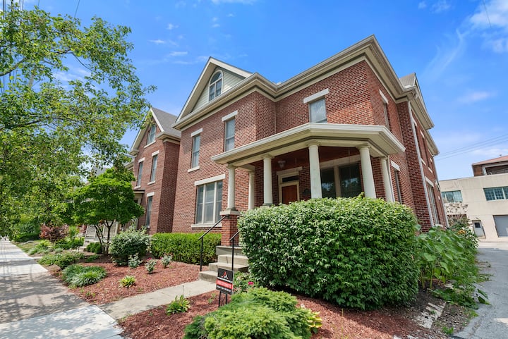 Very Spacious 14 Bed/3.5bath Home-perfect Location - Columbus, OH