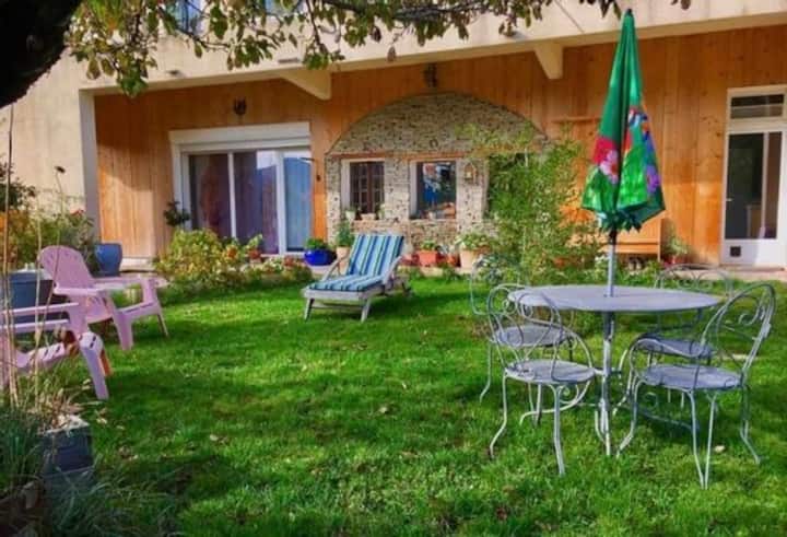 La Maison Entre Deux Lacs - Serres