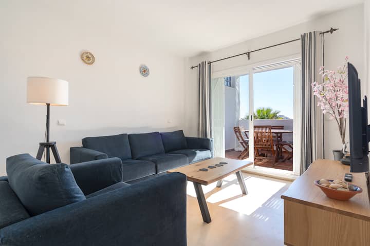 Riviera Golf Apartment - Pool Views! Pass The Keys - La Cala de Mijas