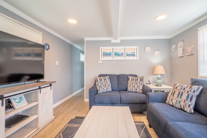 Peachtree Bungalow: Walk To Beach & Sit By Water - Ocean City, MD