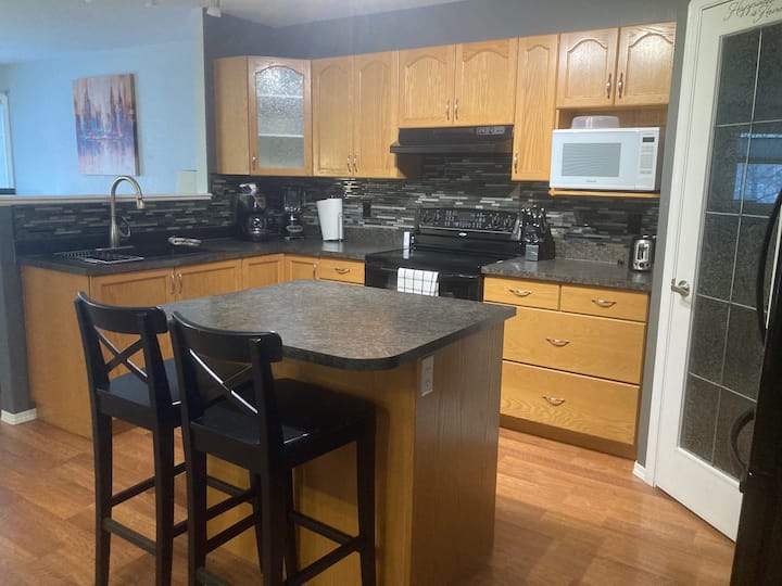 4 Bedroom, 2 Bath House - Grande Prairie