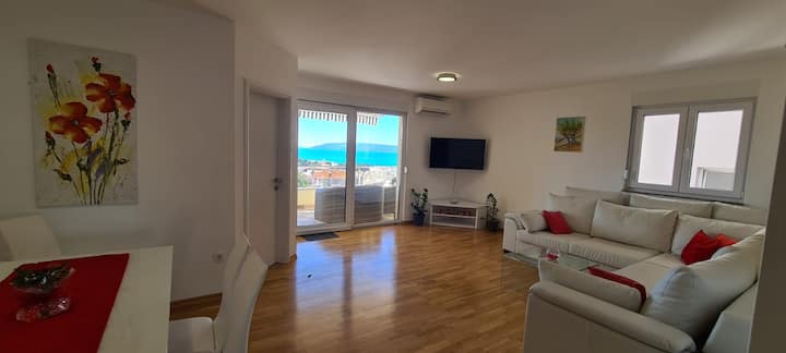 Apartment With A Garden And Free Parking Dammi A2 - Makarska