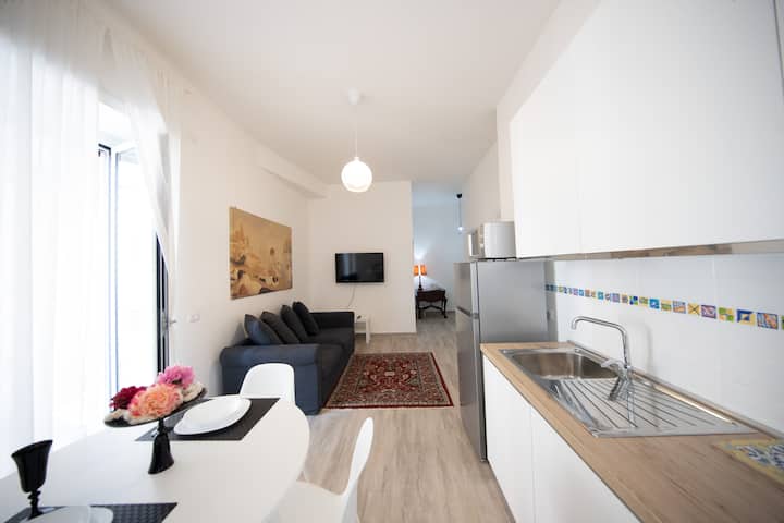 Sweethome Bilocale In Centro Vicino A Stazione - Salerne