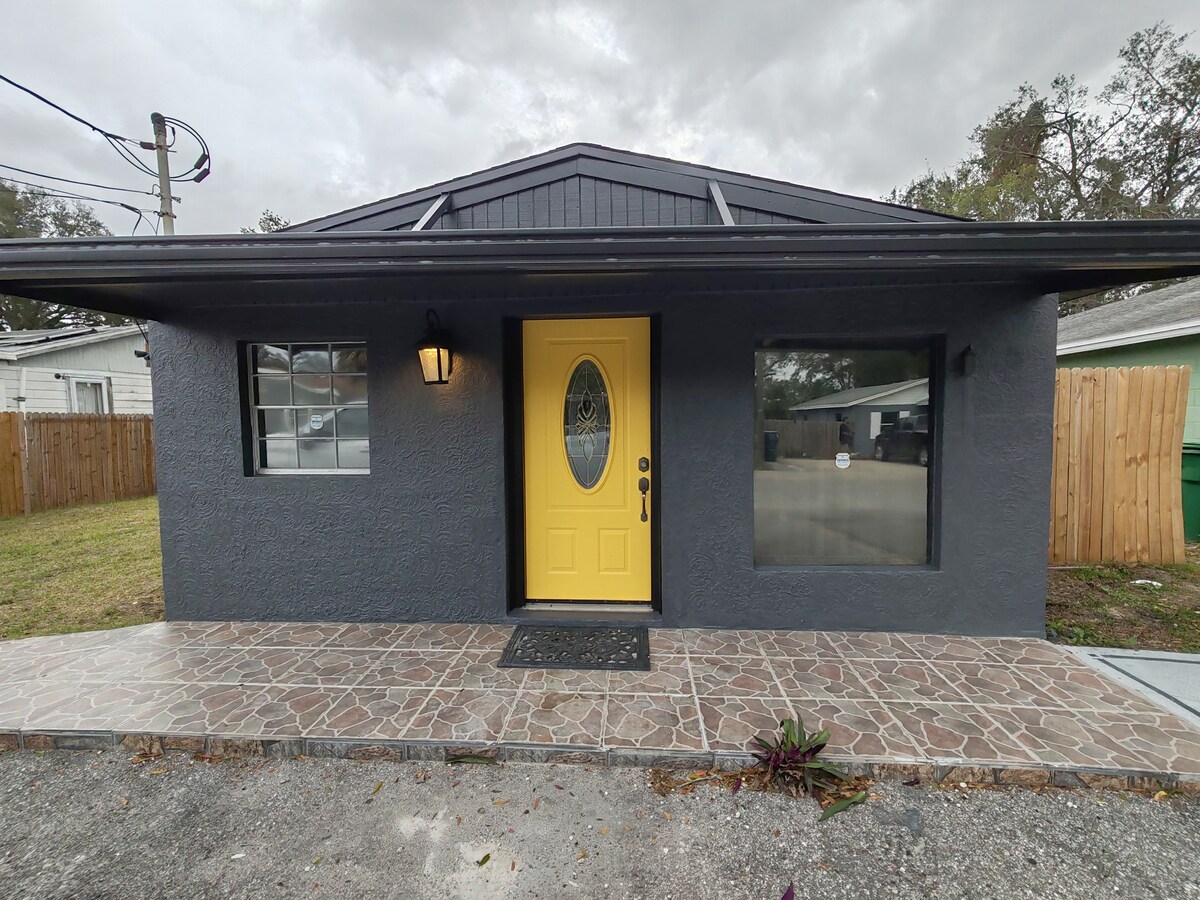 Cozy, Charming Small House - Houses for Rent in Tampa, Florida, United ...