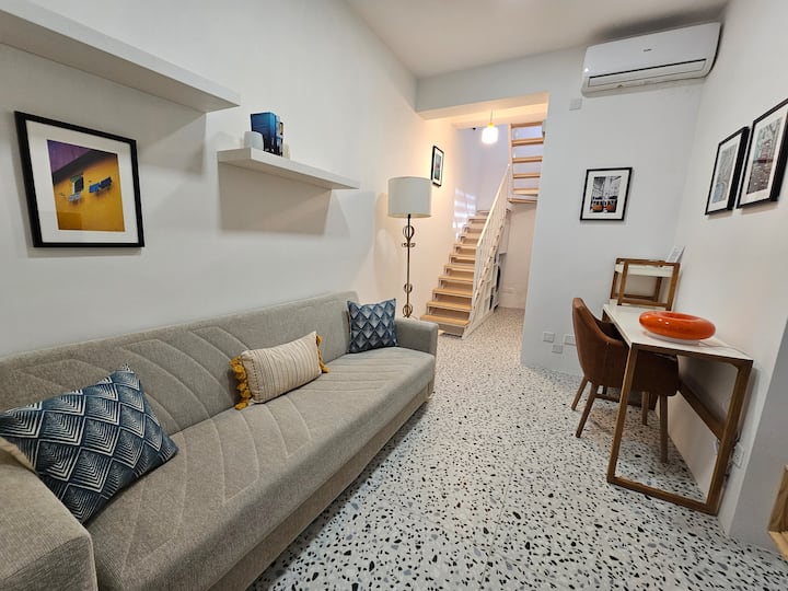 Tiny House With Terrace - Close To Valletta Ferry - Valletta