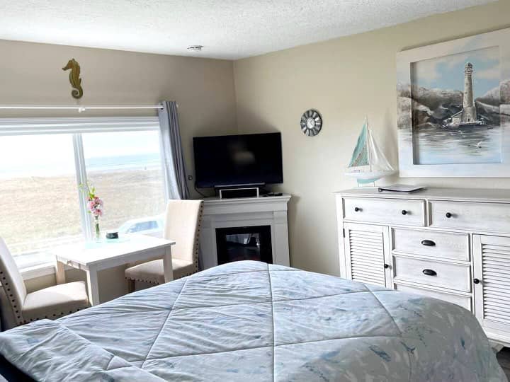 Condo #204 Oceanfront Condo Pets Ok - Seaside, OR