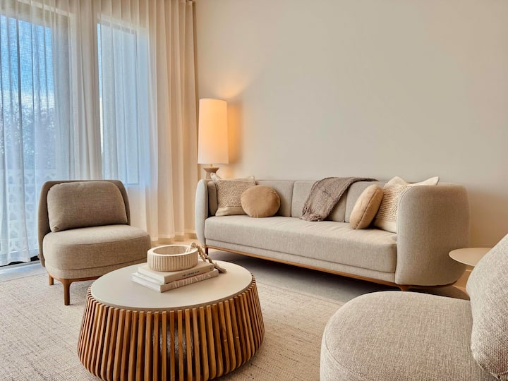 New | 2bd+den | Gated | Pool | Beach/gym Access - Nassau