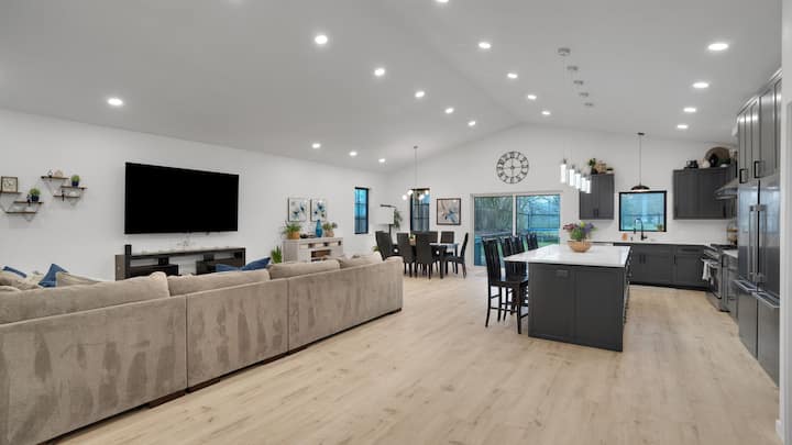 Luxury New Build In South Albany. 13 Miles To Osu! - Albany, OR