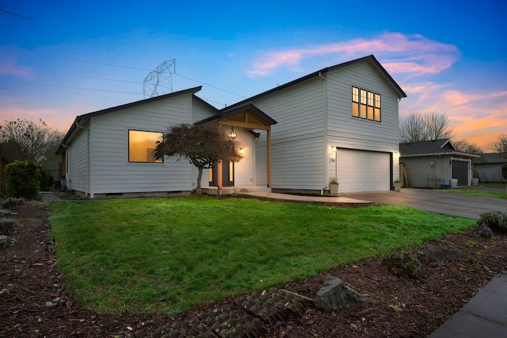 Luxury New Build In South Albany. 13 Miles To Osu! - Albany, OR