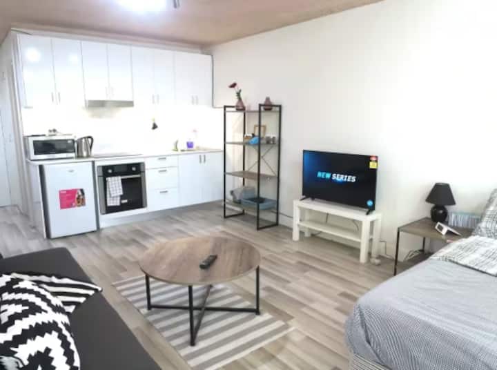 Perfectly Located Sydney Studio @ Surry Hills - Surry Hills