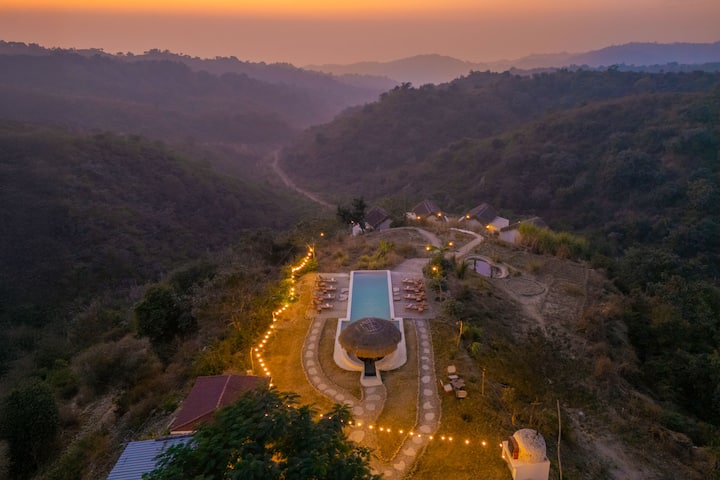 Stayvista At Palaash @ Artisanal Heights W/jacuzzi - Una