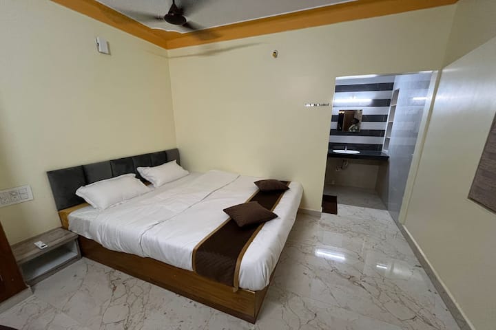 Stay In-between The Nature - Gokarna