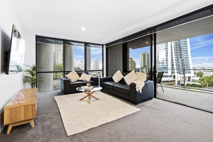 Spacious 2 Bedroom Unit In Surfers Paradise - Gold Coast
