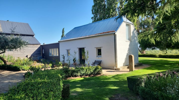 The Stables & Garden Room - Launceston