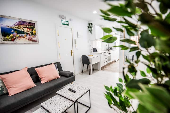 Lovely Apartment In Barajas By Bebalmy - Torrejón de Ardoz
