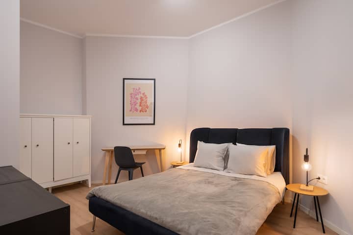 500 Mbps Wi-fi | Central Location | 1br Apartment! - Riga