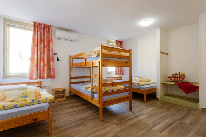Hostel Yapka | 4 Bedroom Comfort In Tolmin - Most na Soči