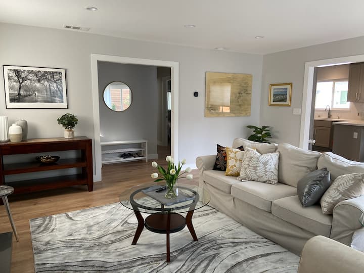 Luxurious 2 Bed/2 Bath, Ev Charger, Comfortable, Convenient Location. - Los Gatos, CA