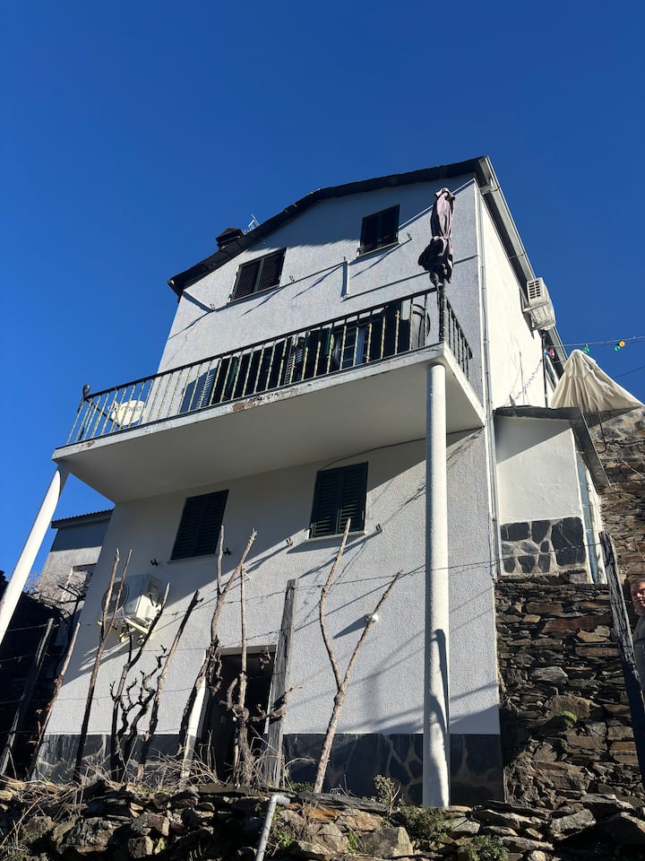 White House - Piódão