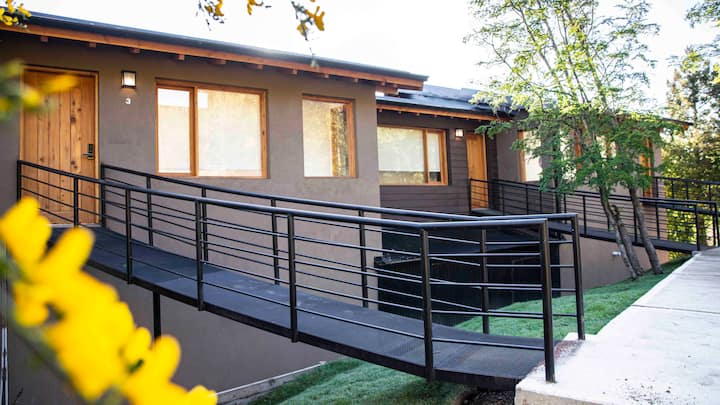 Amplio Departamento Con Balcón Y Vistas-2 - Villa La Angostura