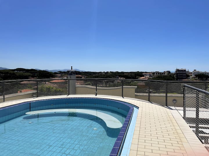 Beach-apartment + Rooftop Pool - Marina di Pietrasanta