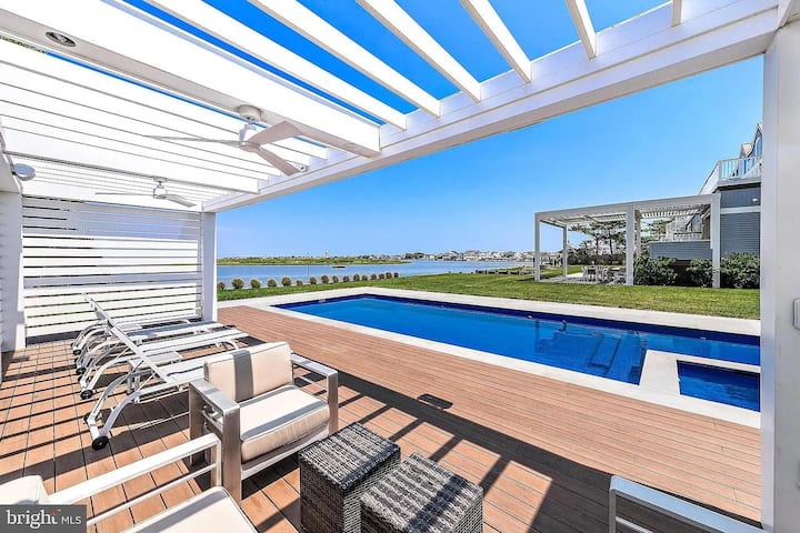 Luxury Lbi Beach Haven Resort! Gated, Pool, Hottub - Beach Haven, NJ