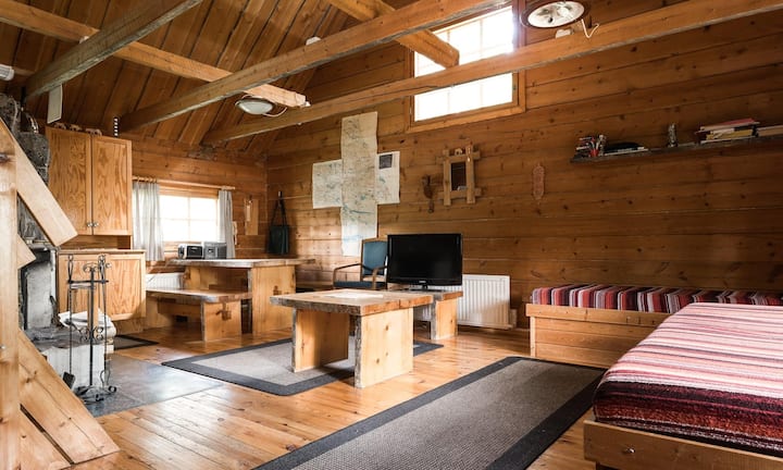 Wilderness Retreat By Lake - Finland
