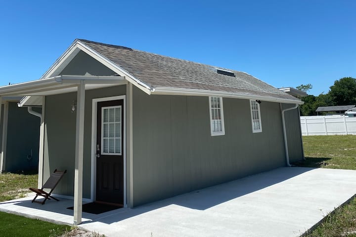 Cozy Modern Cottage - Orlando, FL