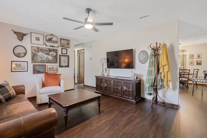 Western Cottage In Fayetteville - Fayetteville, NC