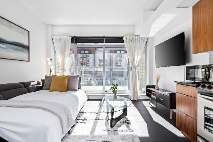 Natural Light/free Parking/balcony/downtown/5 Ppl! - Vancouver