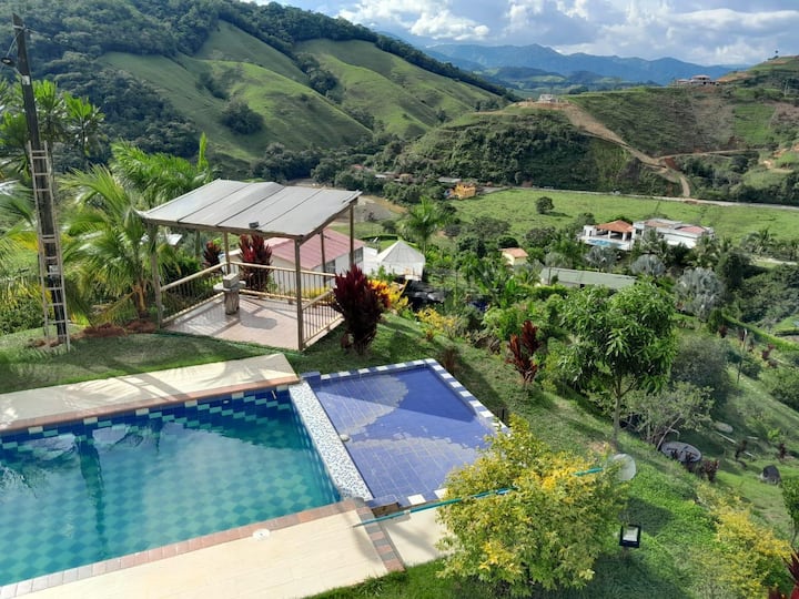 Finca Para 25 Personas - Cisneros