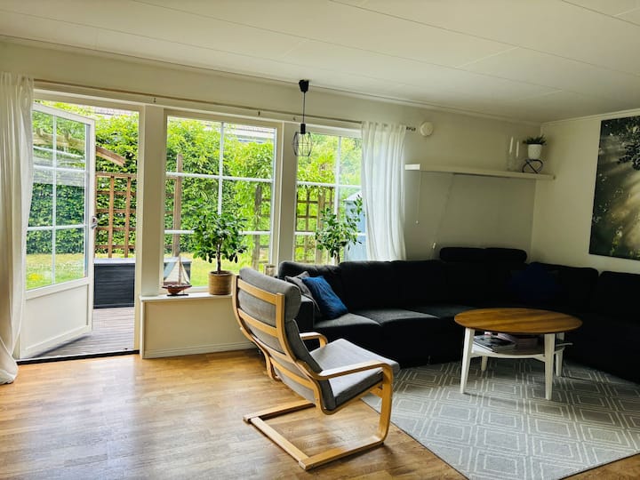 Fint Hem Nära Stockholm Och Med Skogen Som Granne - Sollentuna