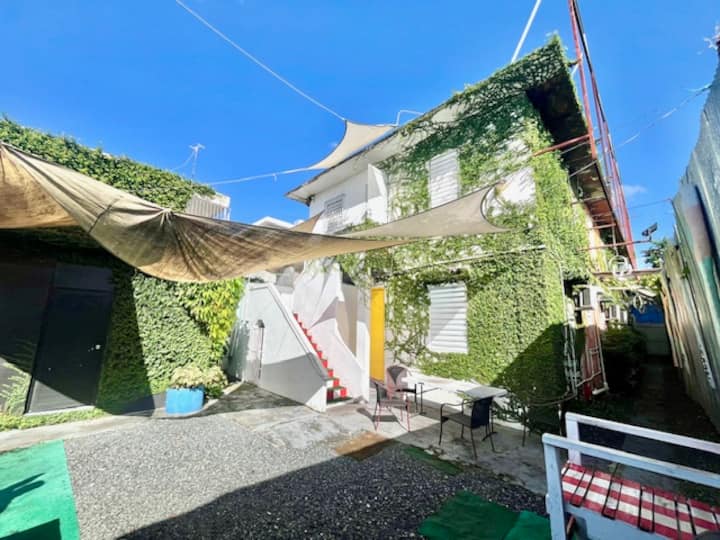La Placita Guesthouse - 9 Beds - San Juan