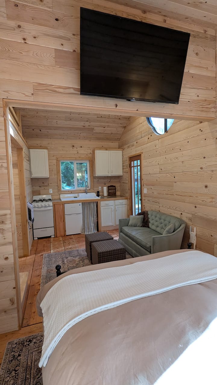 Cabin In The Woods - Whidbey Island, WA