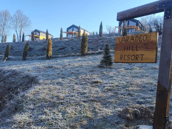 Vilele Varadeo Hill Resort - Șuncuiuș
