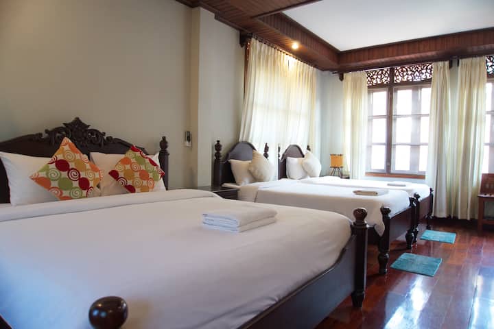 Deluxe Family Room Villa Phounsab Tourist Street - Luang Prabang