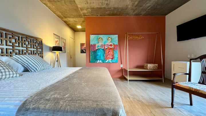 Casa Ateliê / Hospedagem
Quarto Rosso - São Marcos