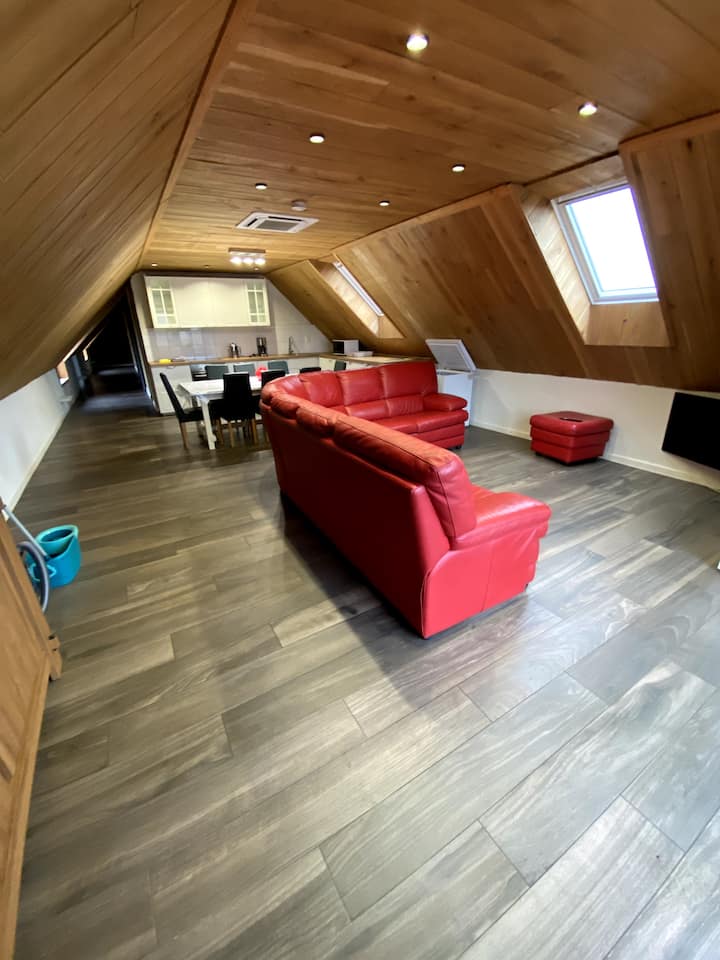 Appartement - 6 P - 3 Slaapkamers - Gratis Parking - Lokeren
