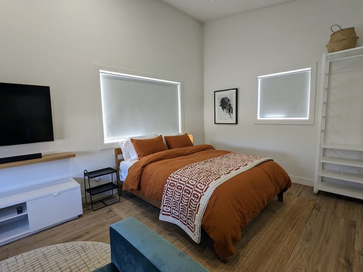 Private Studio In Fairpark W/ Full Kitchen And W/d - Salt Lake City