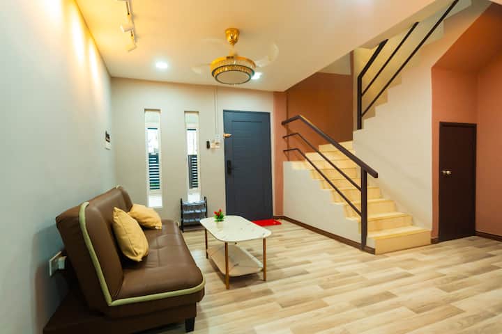 Three Rooms 2 Queen 2 Single Bed Homestay Semporna - 仙本那