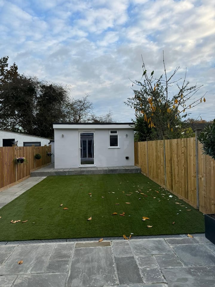 4-bedroom Home With Backyard - 七橡樹