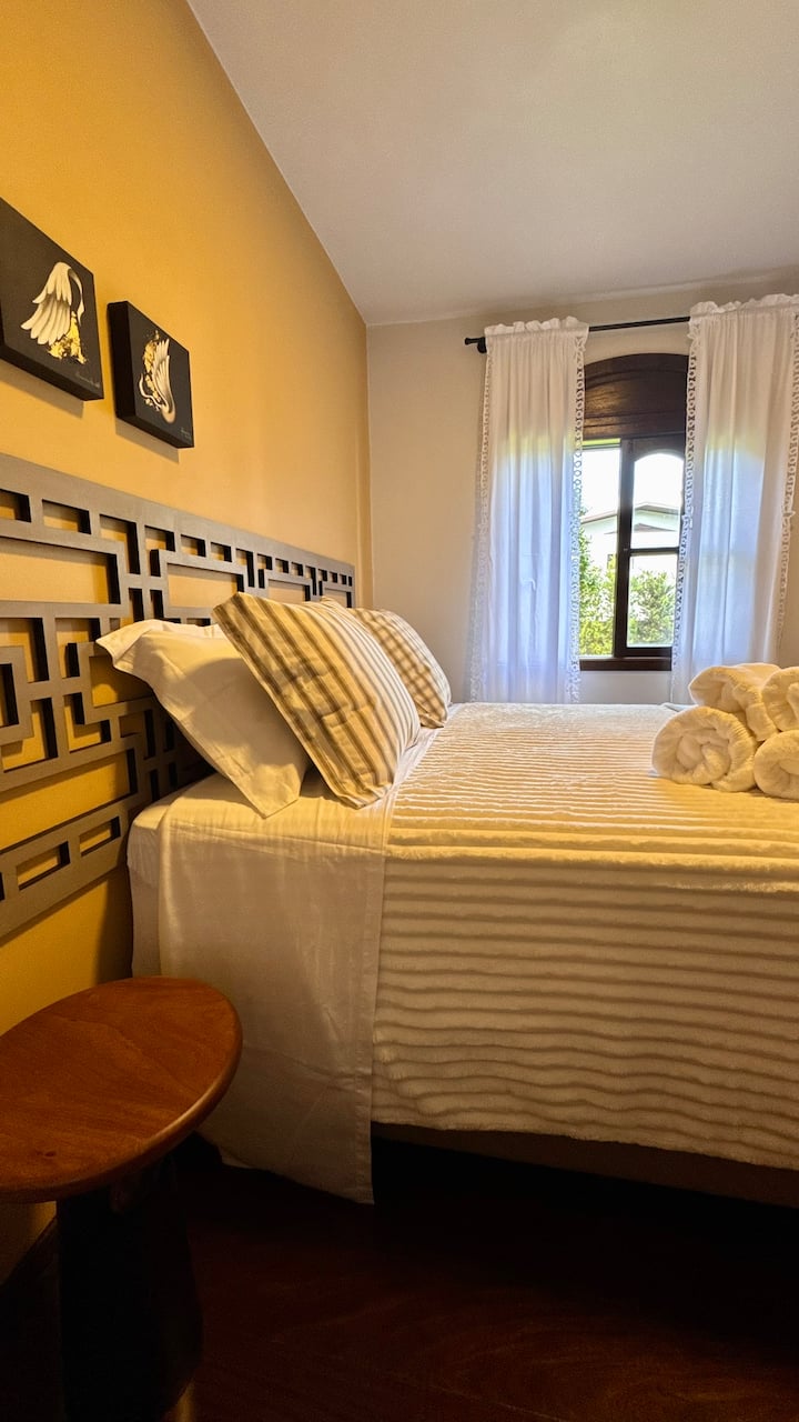 Casa Ateliê / Hospedagem Quarto Giallo - São Marcos
